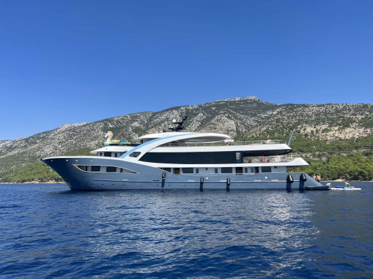 BELLA Mini Cruiser in Croatia for up to 21 guest | YourCharterYacht